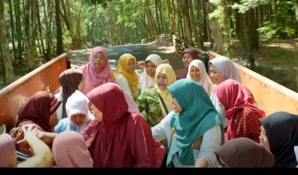 7 Nyinyiran Film Tilik ala Bu Tejo hingga Yu Ning, Serunya Ibu-ibu ...