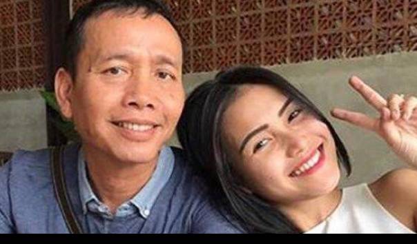 Ini Alasan Ayah Rojak Ikut Pindah ke Rumah Mewah Ayu Ting Ting