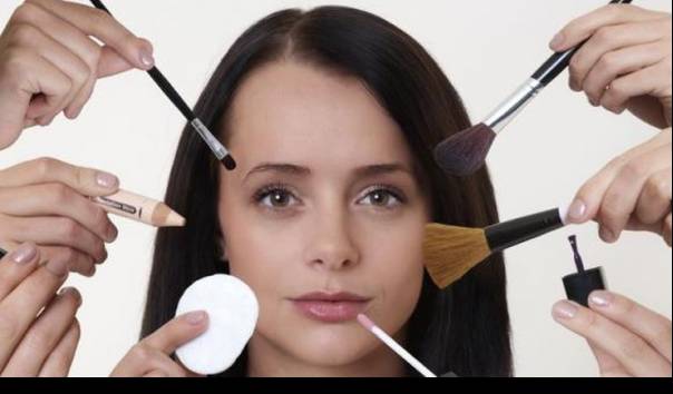 Tips Make Up Flawless di Usia 30-an, Perhatikan 3 Hal Ini Demi Atasi ...
