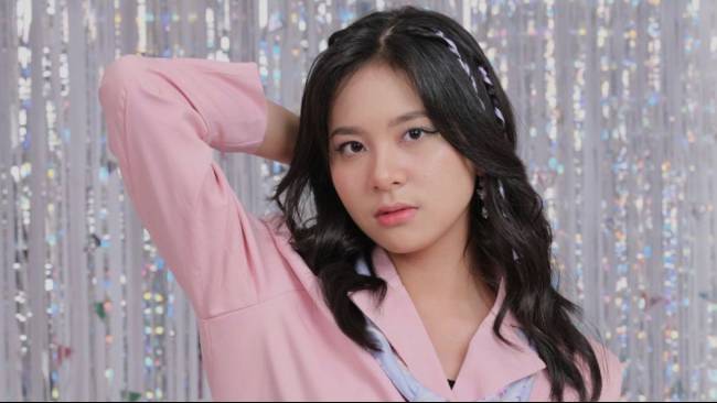 Kedapatan 'Ngevape' dan Disebut Melanggar Golden Rules, Zee JKT48 Minta Maaf