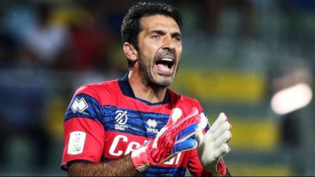 Kisah Debut Gianluigi Buffon, Masih Berusia 17 Tahun dan Gagalkan AC ...