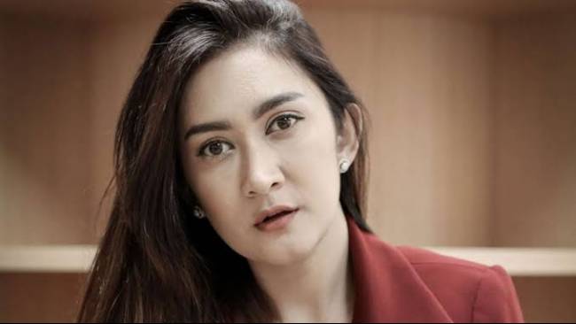 Geram Video Mesum Wanita Kebaya Merah Viral, Nafa Urbach: Mencoreng Budaya Kebaya