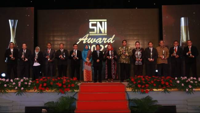Pusri Raih Peringkat Emas SNI Award 2022