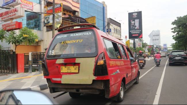 Pilu Angkot Depok yang Makin Uzur dan Belum Ada Terobosan Baru tapi ...