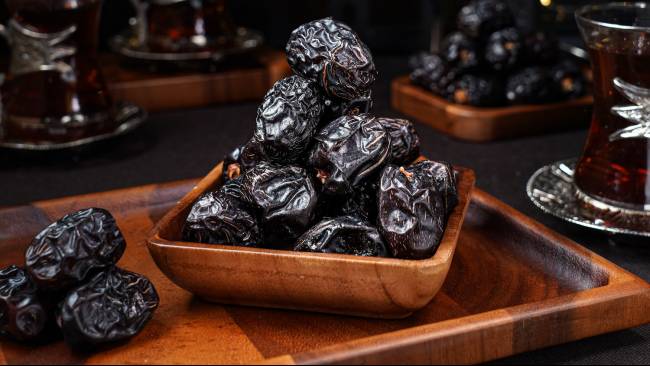 Berbagai Jenis Kurma Arab Saudi, Tanda Mata yang Lezat dan Ngangenin di ...