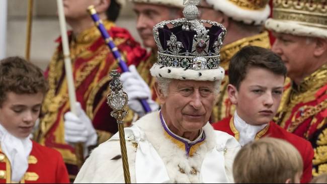Charles III Diurapi dan Resmi Dinobatkan sebagai Raja, Pangeran William ...