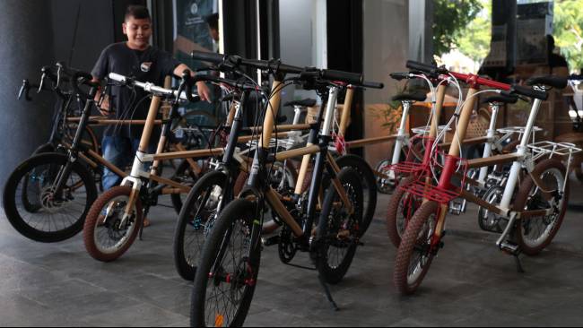 Sepeda Bambu Flores Jadi Suvenir KTT ASEAN, Pernah Dipakai Jokowi Gowes ...