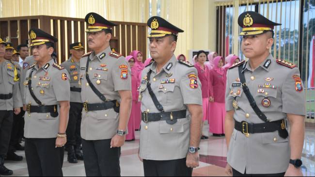 Kapolda Kepri Pimpin Serah Terima Jabatan Wakapolda, Kabidhumas dan Dirpolairud Polda Kepri