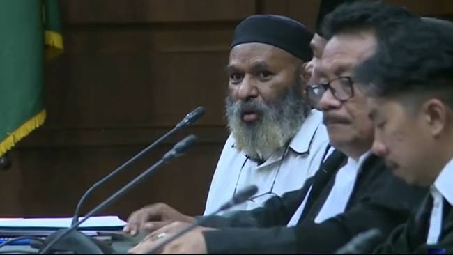 Perilaku Tak Sopan Lukas Enembe di Persidangan Jadi Pemberat Tuntutan ... Perilaku Tak Sopan Lukas Enembe di Persidangan Jadi Pemberat Tuntutan ...
