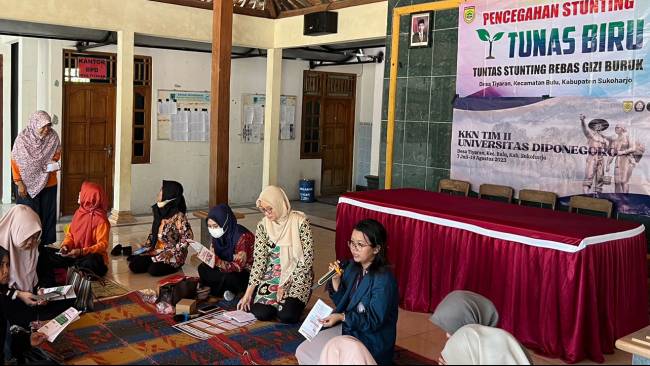 Mahasiswa KKN UNDIP Sosialisasi Cegah Stunting dan Praktik Pemberian PMT