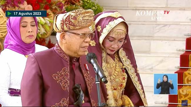 Hadiri Upacara HUT ke-78 RI, Wapres Kenakan Pakaian Adat Sumatera Barat