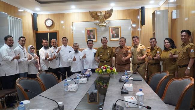 Hari Pelanggan Nasional, PLN Kunjungi Walikota Palembang Hari Pelanggan Nasional, PLN Kunjungi Walikota Palembang