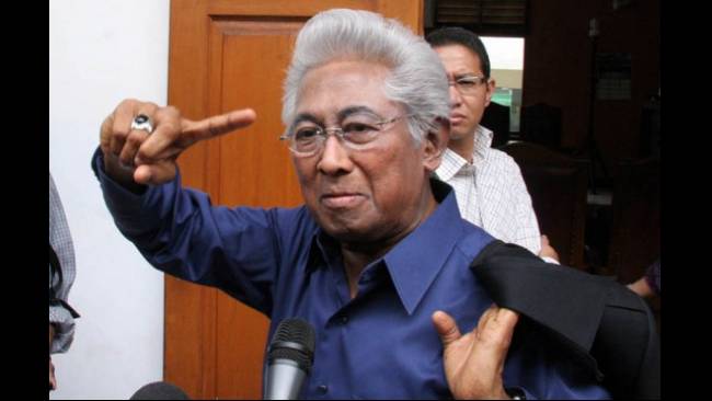 23 September 8 Tahun Silam, Pengacara Adnan Buyung Nasution Berpulang