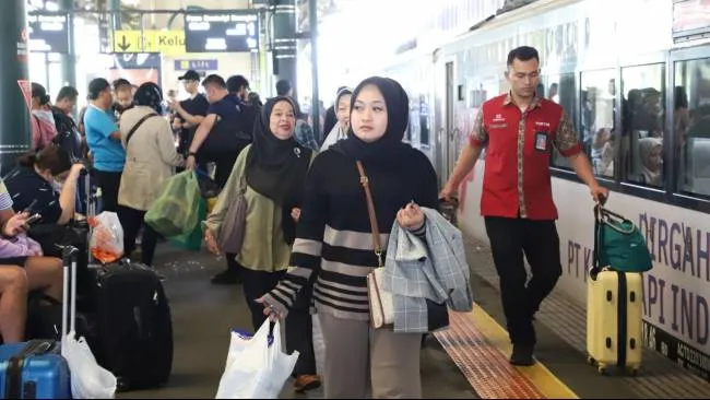 Demo di Kwitang, KAI Alihkan 17 KA Jarak Jauh Berhenti di Jatinegara