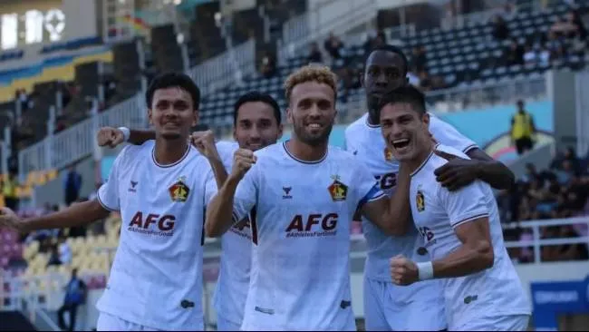 Link Live Streaming Persik Kediri vs Persita Tangerang, Kick-off Jam 15 ...