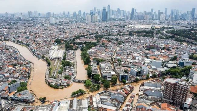 Banjir di Jakarta Mulai Surut, Tersisa 36 RT yang Masih Terendam hingga Rabu Siang