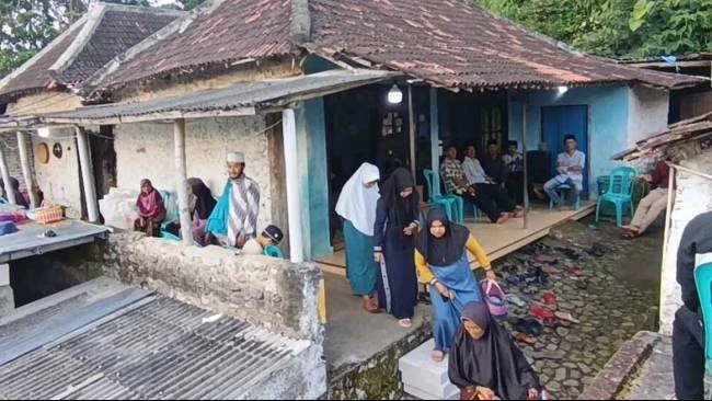 Adab Bertakziah atau Melayat Menurut Islam