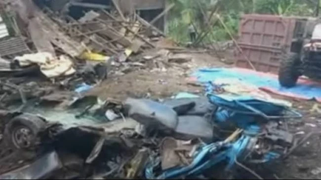 Breaking News! Truk Tronton Tabrak Angkot yang Bawa Rombongan Ibu-Ibu di Purworejo, 10 Korban Tewas