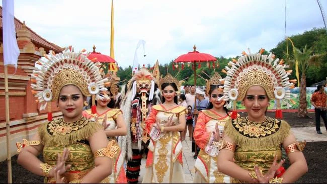 Bali Indah Cultural Park Resmi Dibuka di Polandia, Simbol Diplomasi ...
