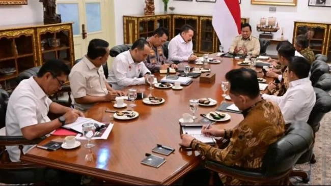 Prabowo Gelar Rapat Mendadak di Istana Rabu Malam, Panggil Kapolri sampai Gubernur BI, Ada Apa?