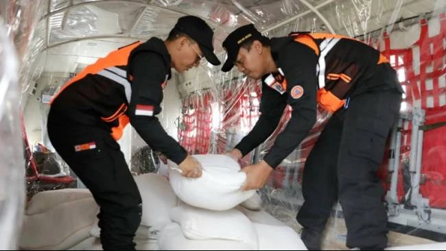 BPBD DKI, BMKG, dan TNI AU Gelar Operasi Modifikasi Cuaca hingga 21 ...