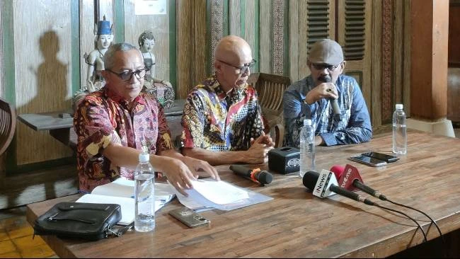 Keluarga Arya Daru Terima Kiriman Amplop Berisi Simbol-Simbol usai ...