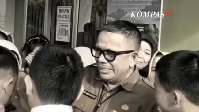 Soal Kepsek SMPN 1 Prabumulih Dicopot: Wali Kota Minta Maaf, Bantah Anak Bawa Mobil
