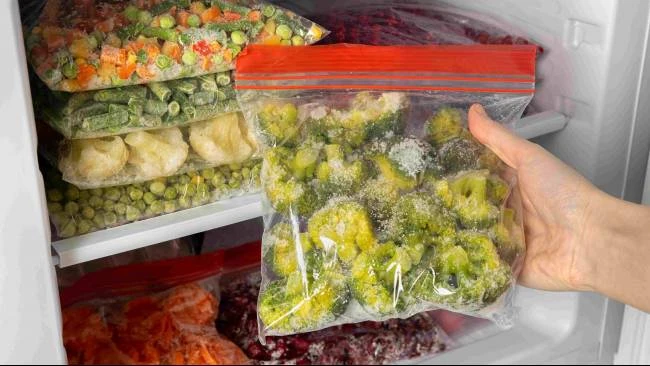 Daftar Bahan Makanan yang Tidak Boleh Disimpan di Freezer, Bisa Rusak ...