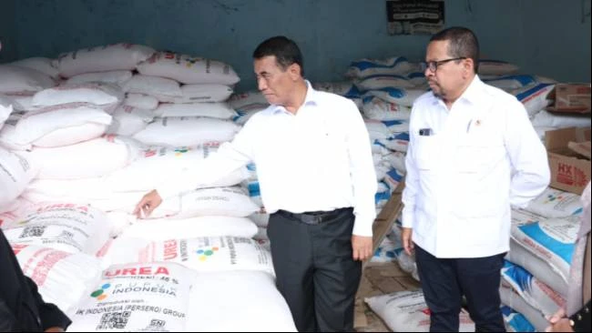 Kementerian Pertanian Pastikan Petani Bisa Tebus Pupuk Subsidi 2026 ...