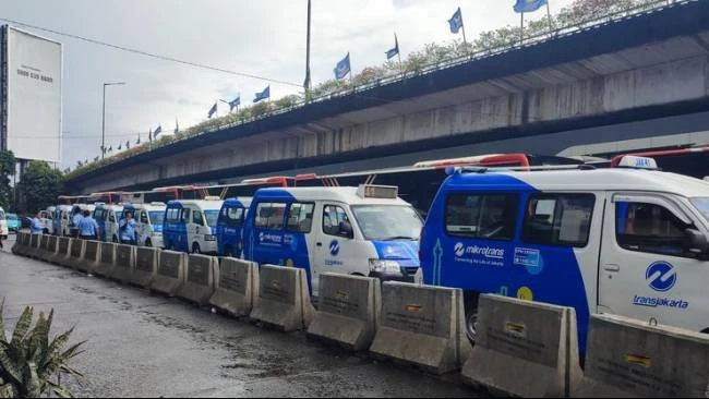 Beda Kartu JakLingko Hitam dan Biru, Simak Perbedaan Tarif dan Cakupan ...