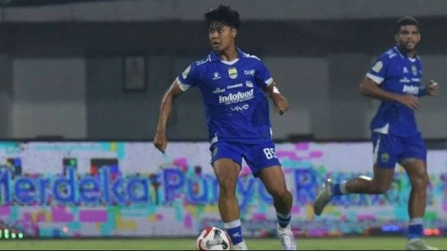 Debut Perdana di Persib, Bojan Hodak Apreasi Penampilan Nazriel Alvaro