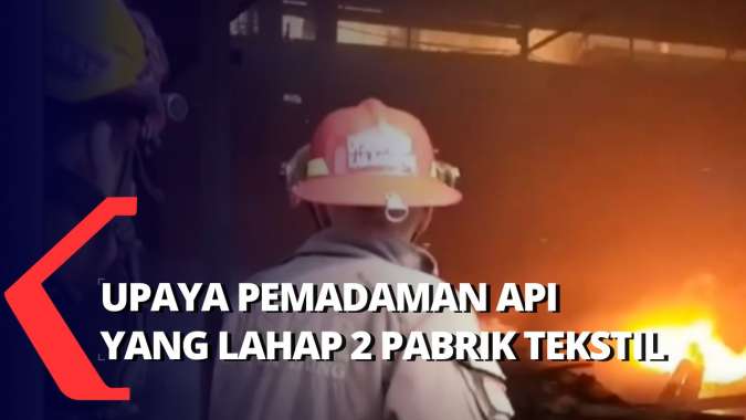 Kebakaran Hanguskan 2 Bangunan Gudang Tekstil, 5 Mobil Damkar Diturunkan