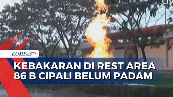 Upaya Pemadaman Semburan Api di Rest Area 86 B Tol Cipali Terus Dilakukan