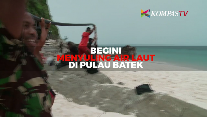 Begini Menyuling Air Laut di Pulau Batek