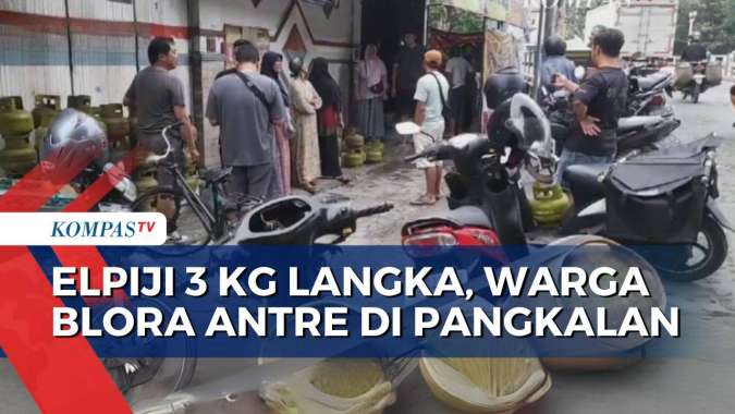 Elpiji 3 Kg Masih Langka, Warga Blora Antre di Pangkalan