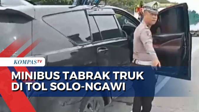 Minibus Tabrak Truk di Tol Solo-Ngawi, Satu Penumpang Tewas