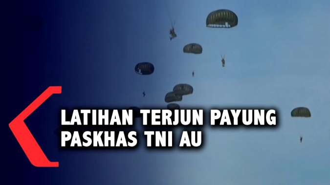 Latihan Terjun Payung Paskhas TNI Angkatan Udara