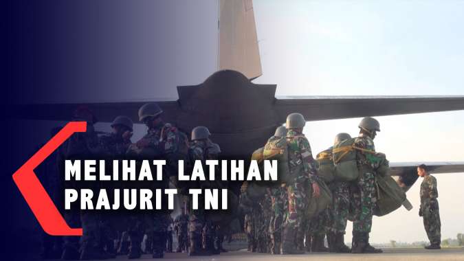 Aksi Terjun Payung Prajurit TNI, Seperti Sedang Bertempur
