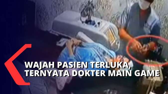 Rekaman CCTV Ketika Dokter Kecantikan Main Game Online sambil Berikan ...