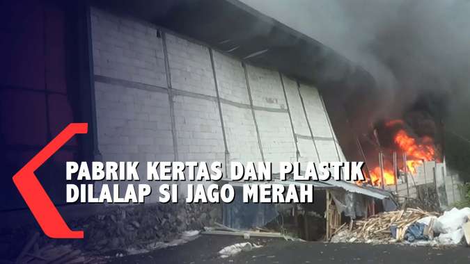 Pabrik Kertas dan Plastik di Malang Ludes Terbakar