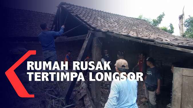 Satu Rumah Rusak Tertimpa Longsor