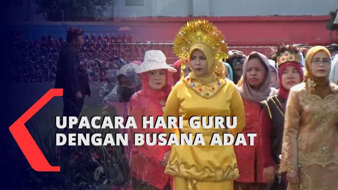 Peringati Hari Guru Nasional, Ribuan Guru di Jember Mengenakan Busana Adat