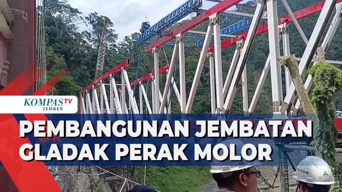 Pembangunan Jembatan Gladak Perak Molor Karena Cuaca Ekstrem