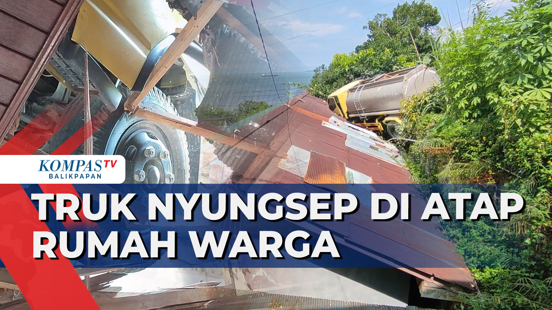 Video: Hilang Kendali, Truk Tangki Air Tabrak Atap Rumah Warga
