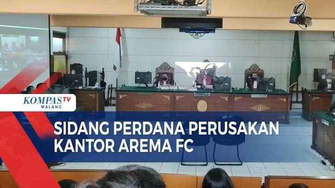 8 Terdakwa Perusakan Kantor Arema FC Jalani Sidang Perdana 8 Terdakwa Perusakan Kantor Arema FC Jalani Sidang Perdana