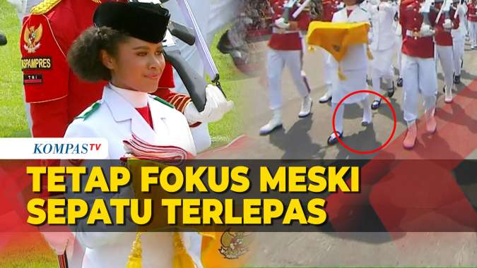 Keren! Pembawa Baki Bendera Tetap Fokus Meski Sepatu Terlepas saat ...