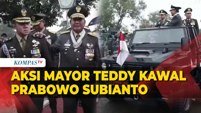 Aksi Mayor Teddy Kawal Menhan Prabowo usai Terima Kenaikan Pangkat dari Presiden Jokowi