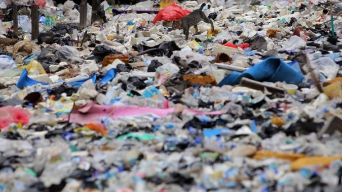 Dialog: Selamatkan Lingkungan Dari Sampah Plastik!