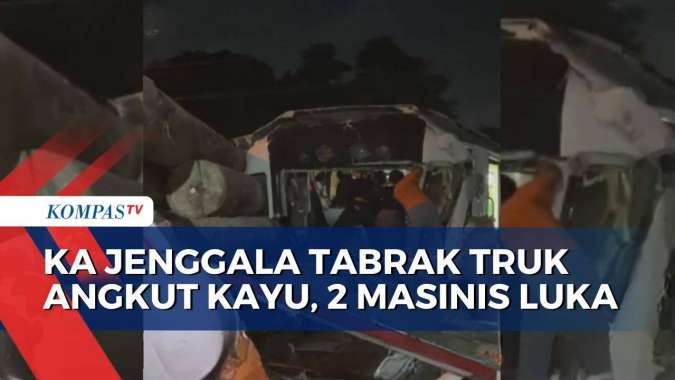 Tabrakan KA Jenggala dan Truk Muatan Kayu di Gresik: 2 Masinis Luka, Penumpang Dievakuasi