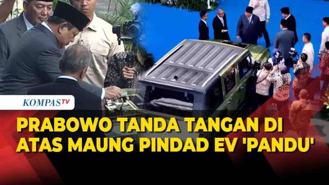 Tanda Tangan di Kap Mobil! Presiden Prabowo Luncurkan Maung Pindad EV ...